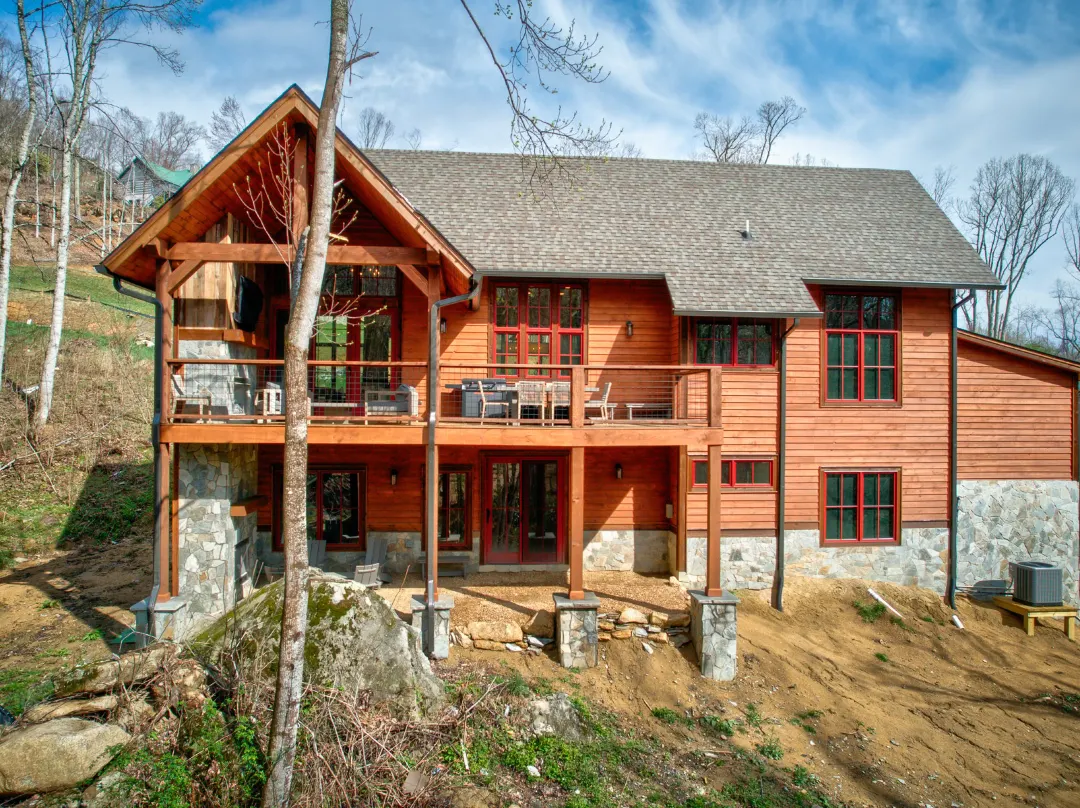 Multiple Fireplaces And Scenic Outdoor Deck - Cozy Stylish Retreat - Beech Mountain, NC