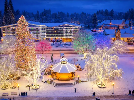 Luxury Amenities And Cozy Living Space - Stunning Bavarian Retreat - Leavenworth, WA