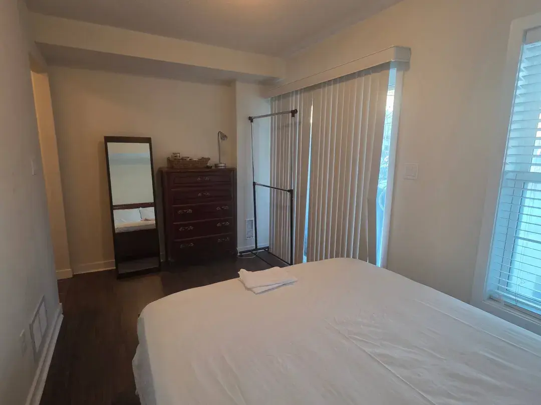 Chambre Privée Confortable Avec Salle De Bains Privative Dans Le Centre De Barrie - Barrie