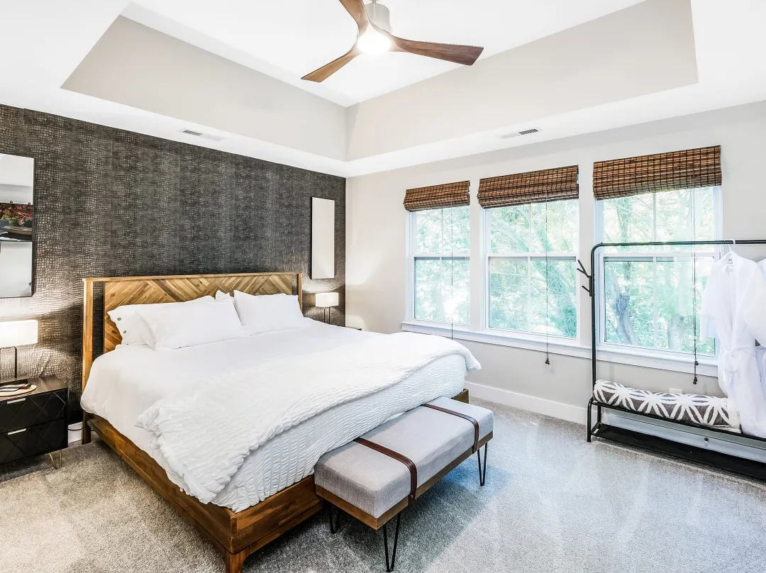 Boho Retreat, Steps From Downtown, Porch + Parking - Davidson, NC
