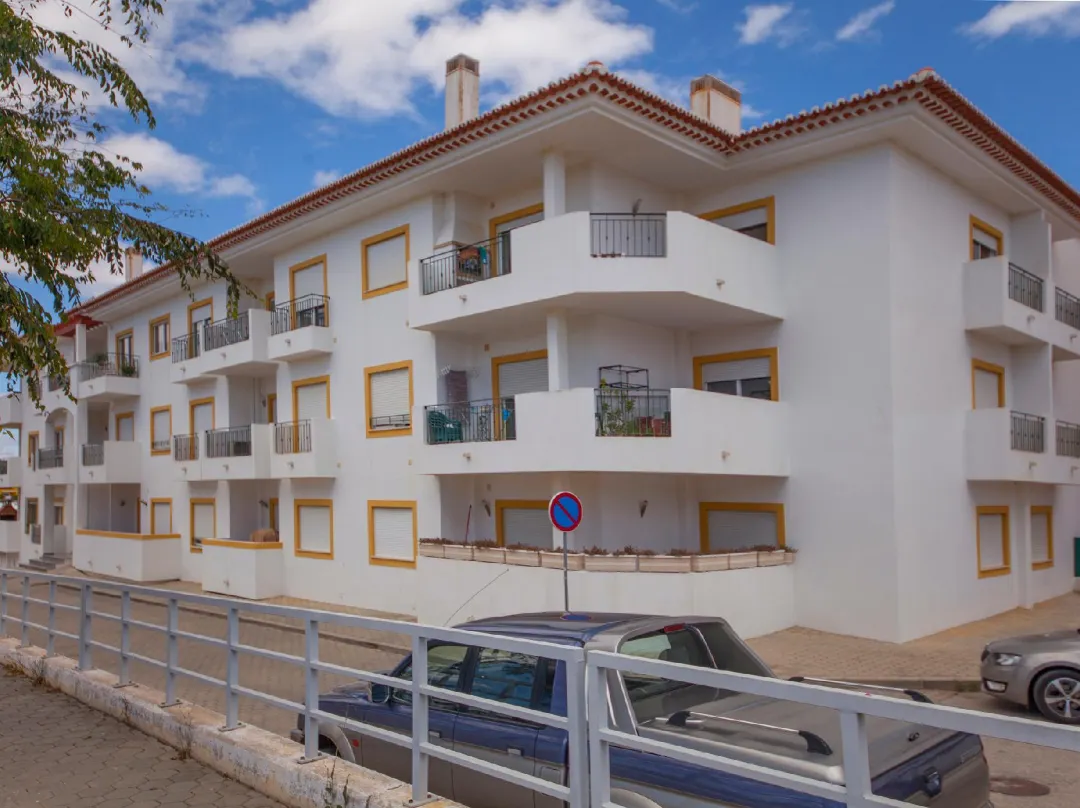 B41 - Windmill Modern With Pool - Lagos