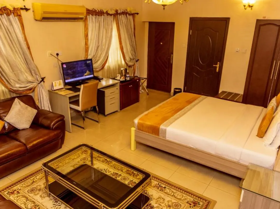Apartment Royale Hotel-3 Bd Apartment - Lagos