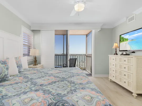 Gulf Views And Communal Pool Access - Stunning Beachfront Haven - Sanibel Island, FL