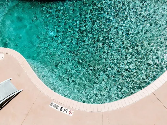 Pool And Modern Comforts In Vibrant Clarksville - Stylish Oasis - Austin