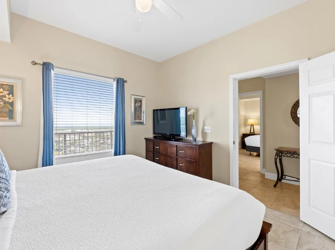 Tidewater 3010 - Laguna Beach, FL