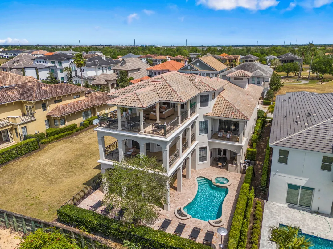 Entertainment Oasis And Private Pool - Stunning Luxury Getaway - Four Corners, FL