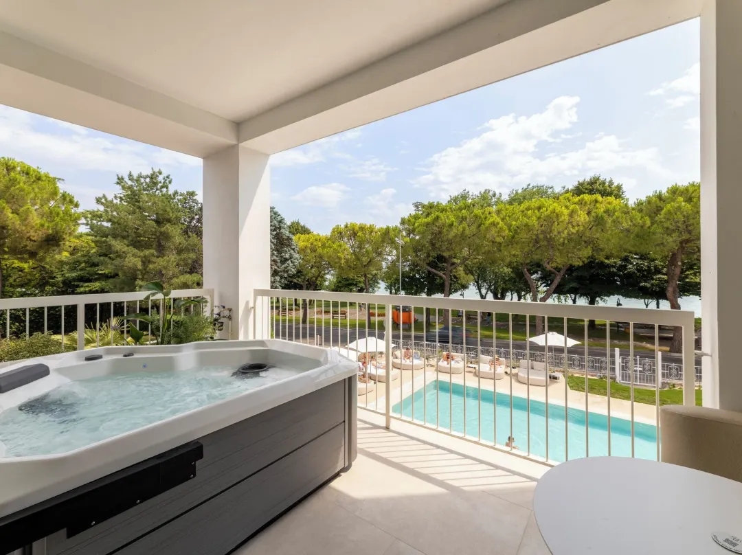 Hi Hotels Sirmione - Lakeview Pool - Sirmione