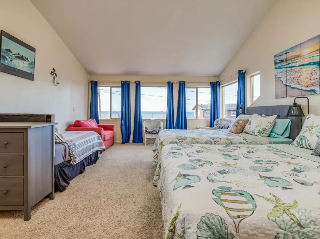 Ocean View Deck And Inviting Kitchen - Stunning Coastal Retreat - Lincoln City, OR