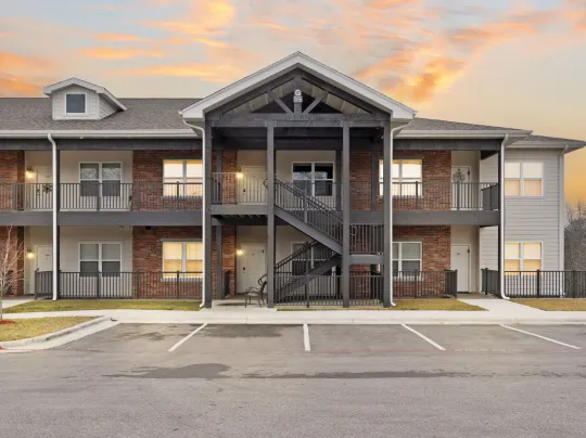 Gourmet Kitchen And Resort-style Amenities - Luxurious Escape - Branson, MO