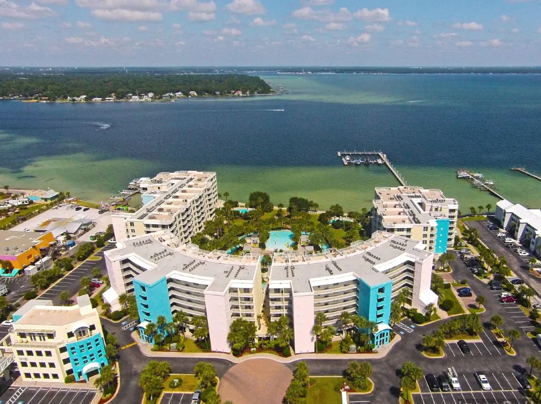 Spectacular Bay Views And Expansive Patio Space - Luxurious Haven - Okaloosa Island, FL