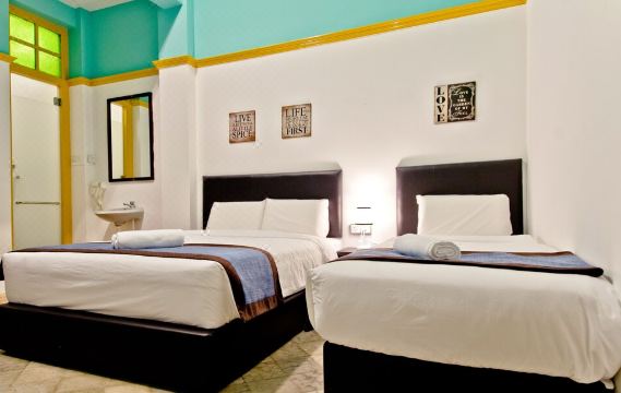 Private swimming pool + BBQ area in Malacca town area [DH Cultural ...
