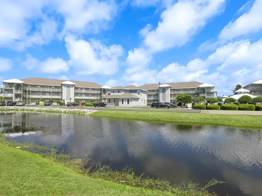 Cozy Comfort And Convenient Location - Charming Gulf Coast Retreat - Orange Beach, AL