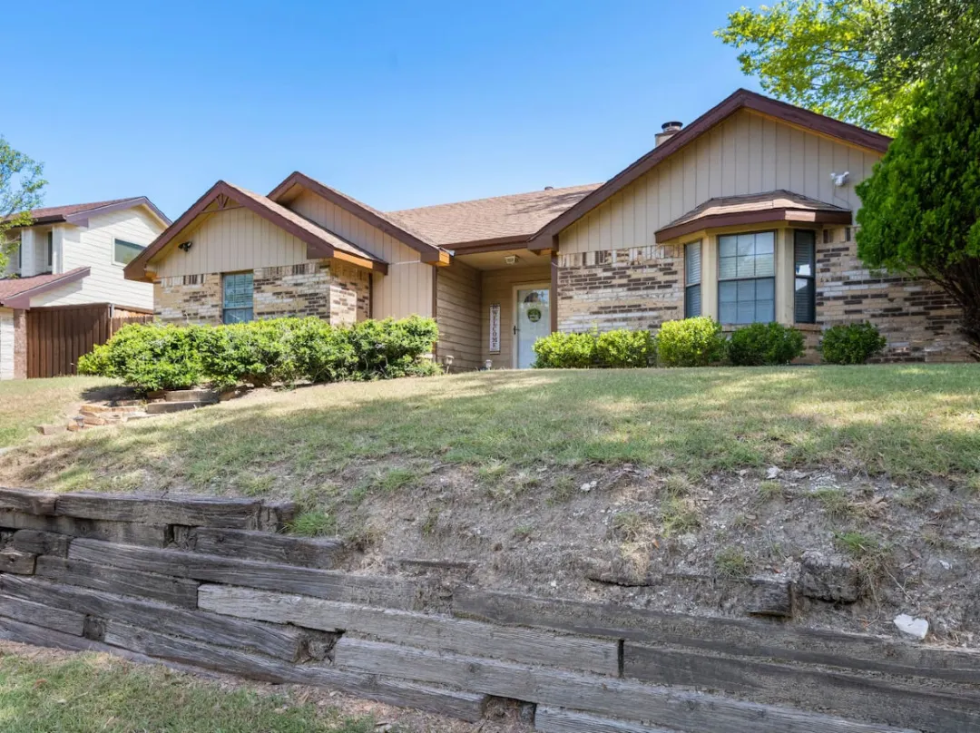 Centrally Located And Fully Stocked Kitchen - Inviting Retreat - Dallas, TX