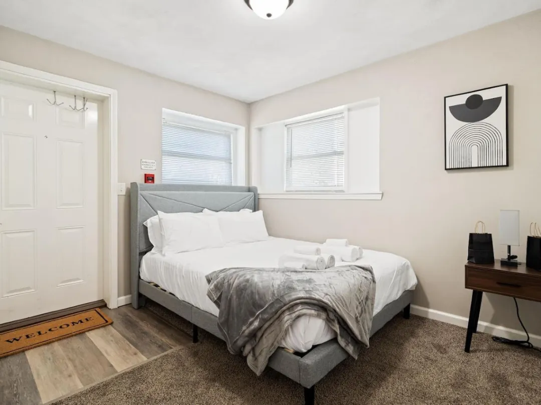 A Trendy Escape Close To Downtown Peoria - 피오리아