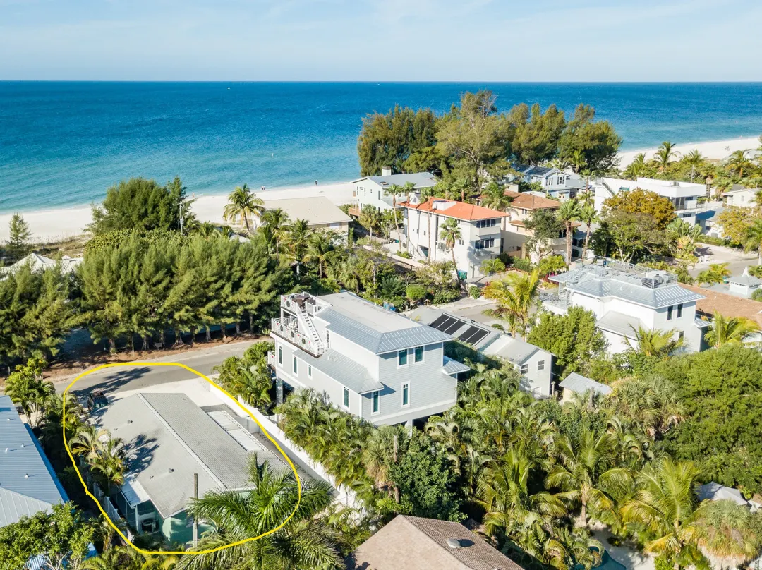 Tropical Oasis With Gas Grill And Private Patio - Charming Hideaway - Holmes Beach, FL