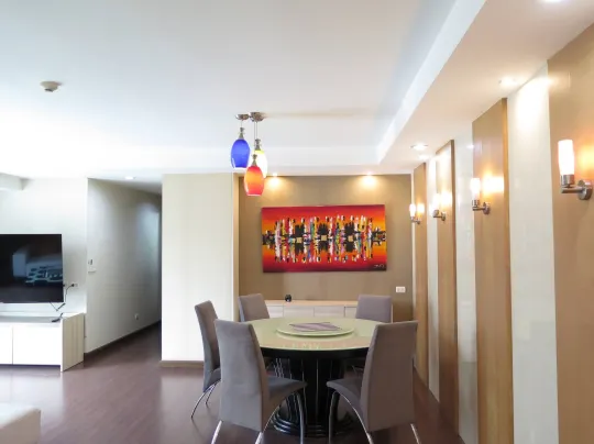 4b 2 Bedrooms Downtown Serviced Apartment With Shared Pool - Bangkok