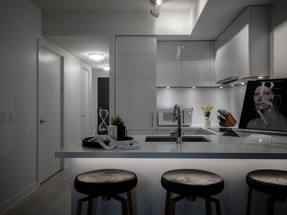 Stallion Suites Yorkville - Mississauga