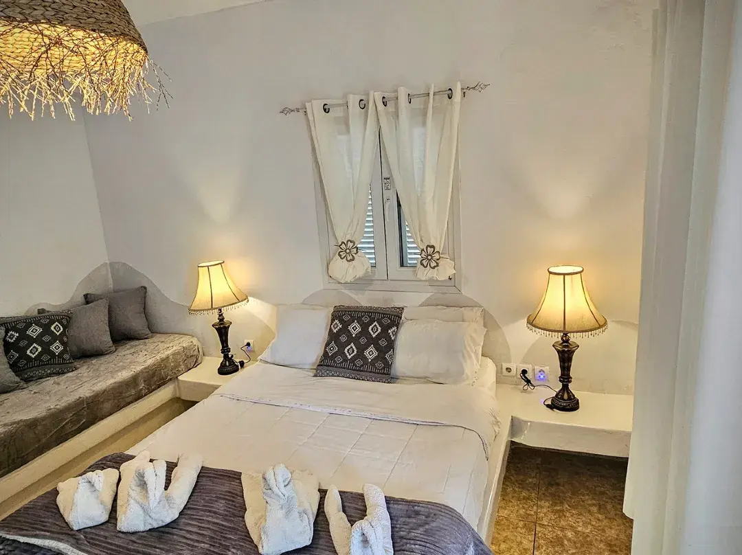 Pleasure Studios1 Person 3 - Santorini