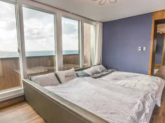 Jeju Urban Tree Pension - Jeju-si