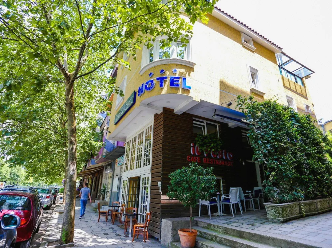 Hotel Town House - Tirana