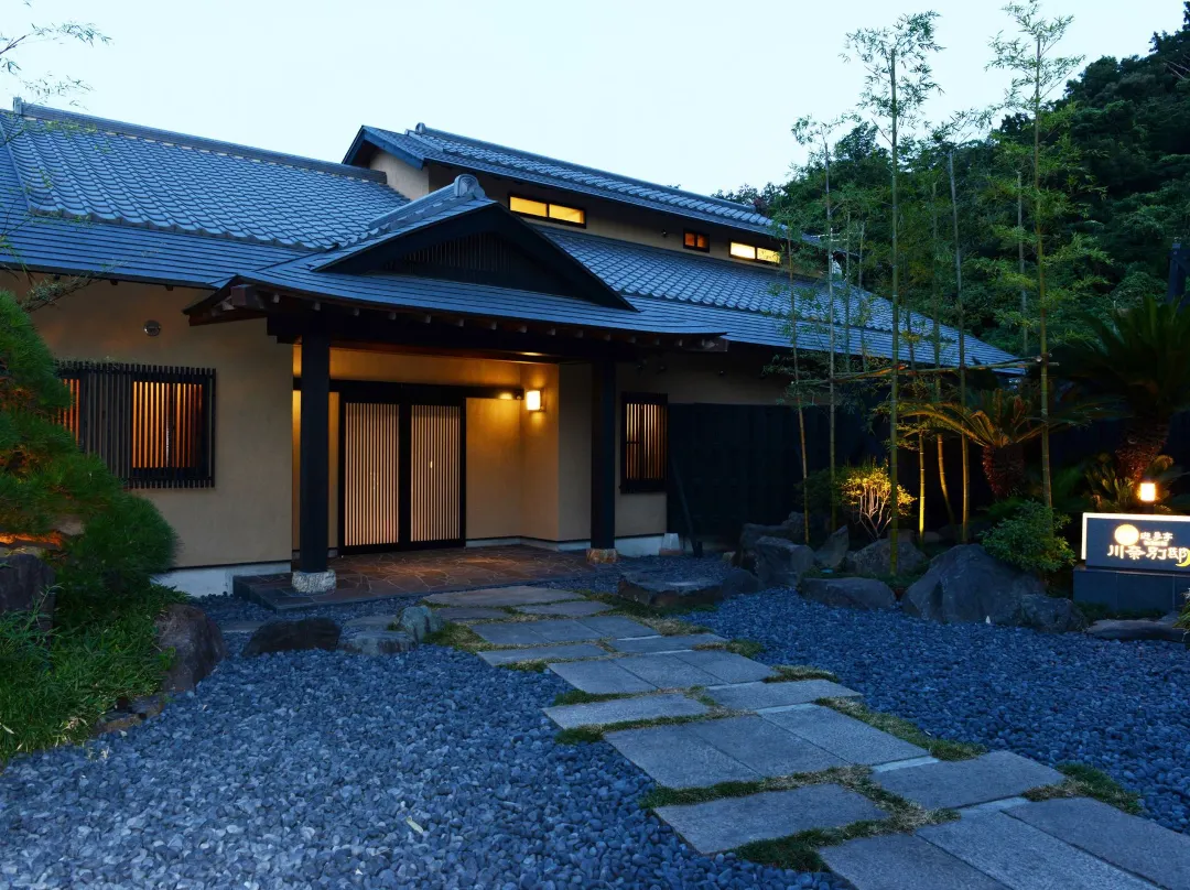 Ito Yukitei Kawana Bettei - Itō