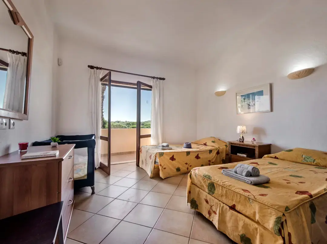 Exclusive Retreat In Vilamoura, Private Pool, Off-street Parking, Free Ac & Wifi - Vilamoura