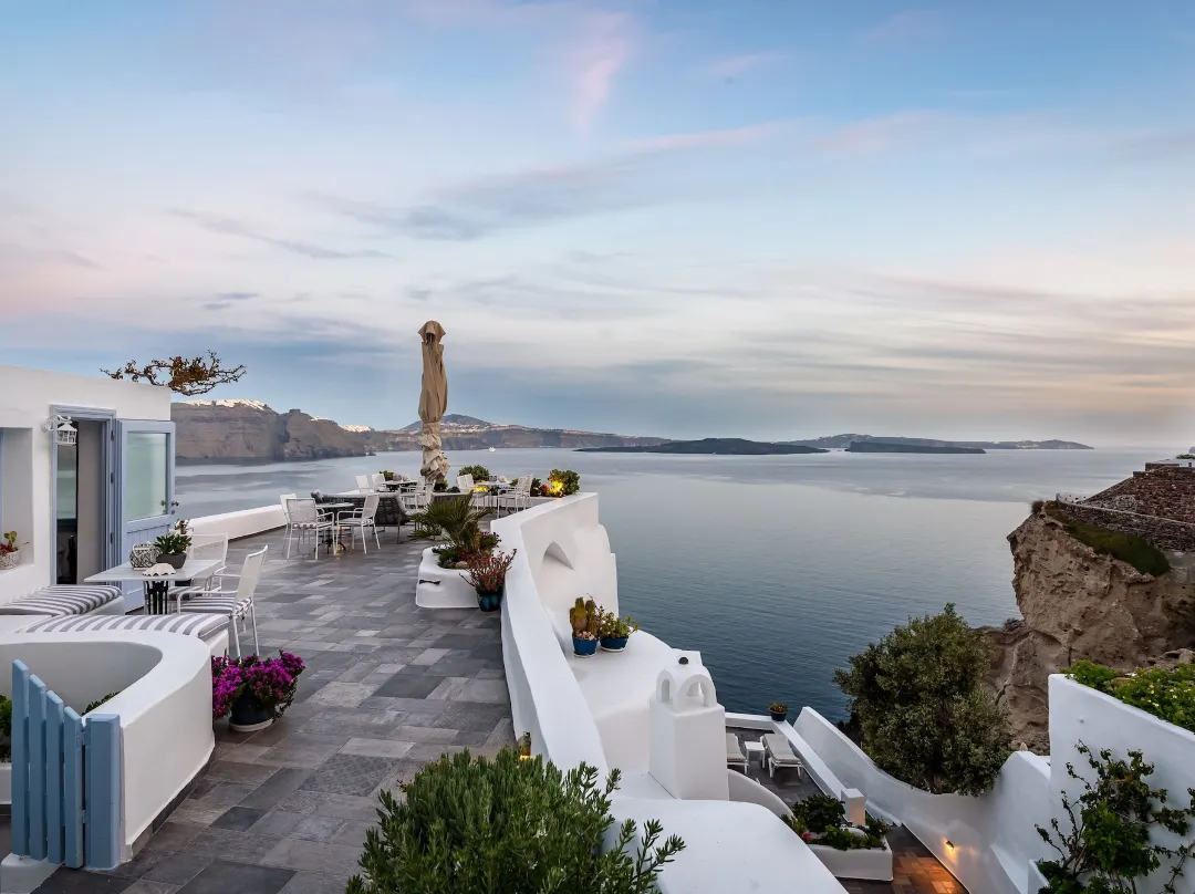 Aris Caves - Oia