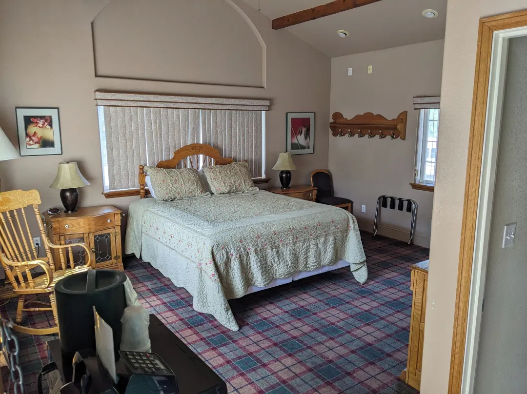 Hi-lo Motel, Cafe And Rv Park - Mount Shasta, CA