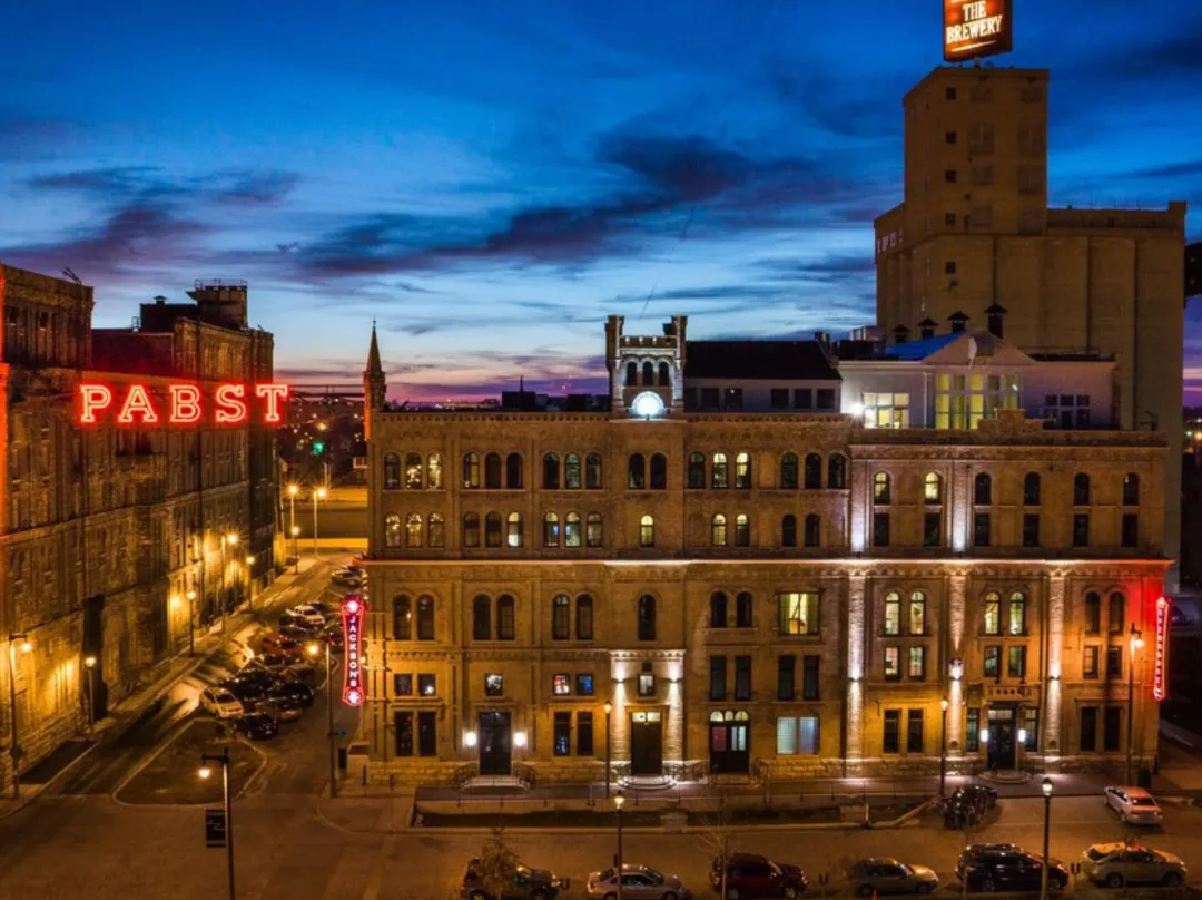 Brewhouse Inn And Suites - Milwaukee