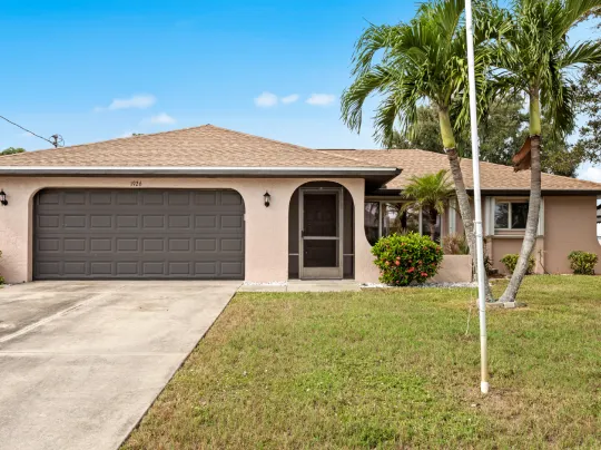 Heated Pool And Expansive Outdoor Living Space - Charming Escape - Sanibel Island, FL