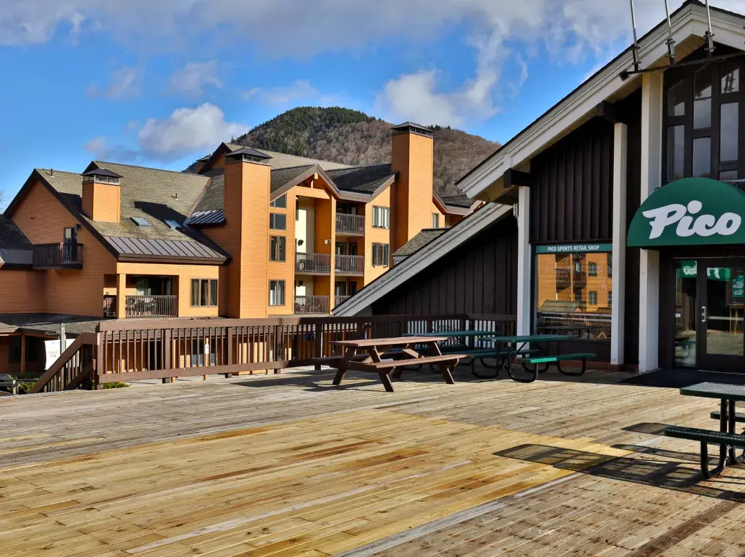 Ski On/off Access And Stunning Views - Charming Mountain Retreat - 拉特蘭市