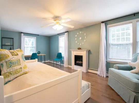 Charming Outdoor Oasis With Fire Pit - Inviting Cape Cod Retreat - Orleans, MA