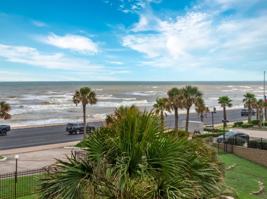 Stunning Ocean Views And Lavish Amenities - Elegant Coastal Sanctuary - Galveston Island, TX