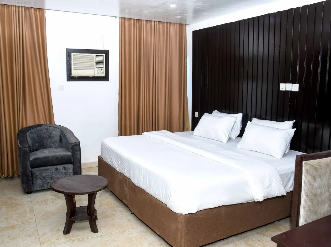 Royal Crest Hotel And Suite - Lagos