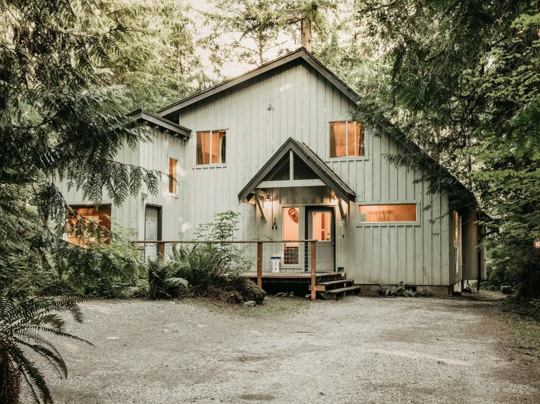Mt Baker Rim Cabin 19 - Pet Friendly, Wifi, Hot Tub, Sleeps 10 - Glacier, WA