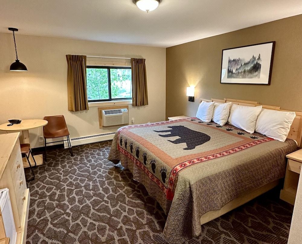 Spirit Lake Lodge - Grand Lake, CO