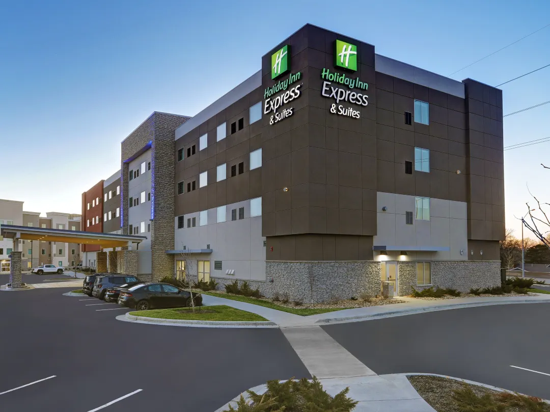 Holiday Inn Express & Suites Lenexa - Overland Park Area By Ihg - Overland Park, KS