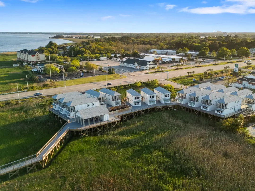 Waterfront Marina Access And Cozy Pool - Luxurious Coastal Retreat - Georgetown, SC