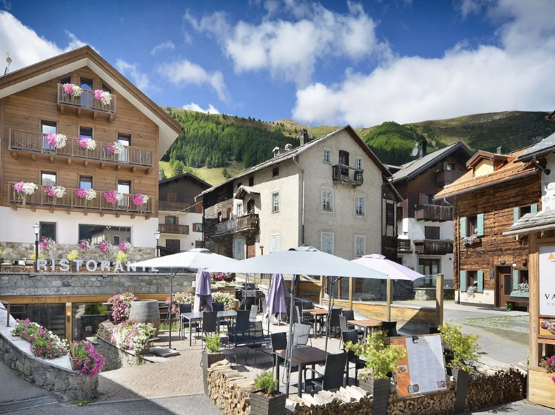 Hotel Valtellina - Ливиньо