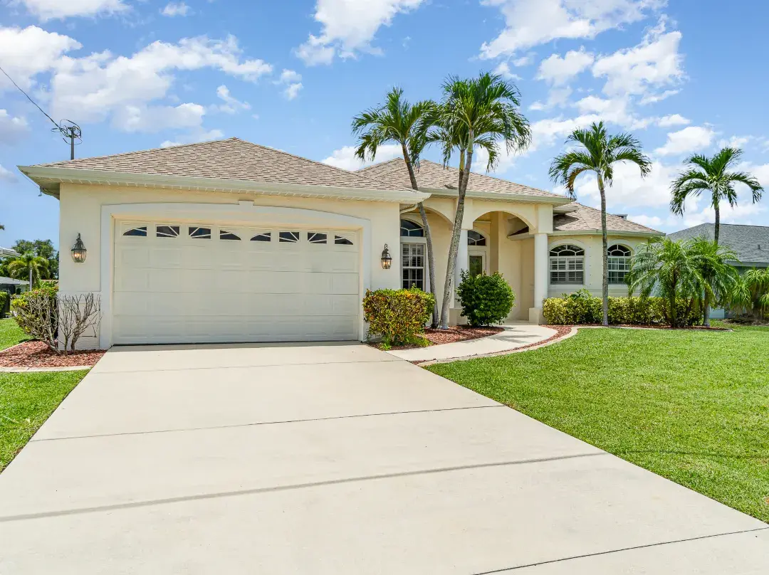 Heated Pool And Screened Lanai - Serene Florida Retreat - Cape Coral, FL