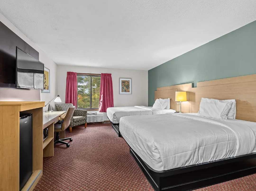 Ramada By Wyndham Stevens Point - Stevens Point, WI