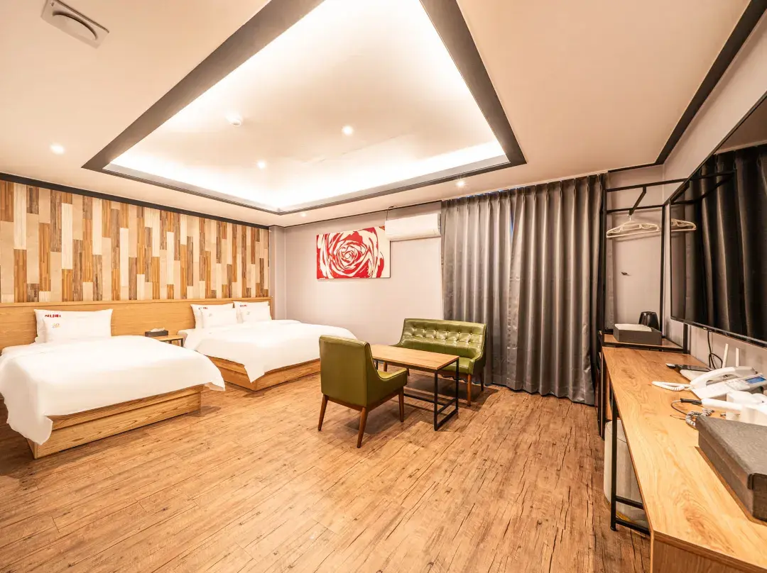 Hwaseong Wolmoon Honey Bee 1 - Hwaseong