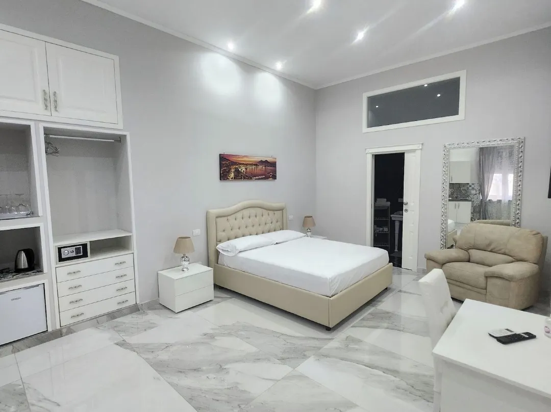 Opera Home Napoli - Неаполь