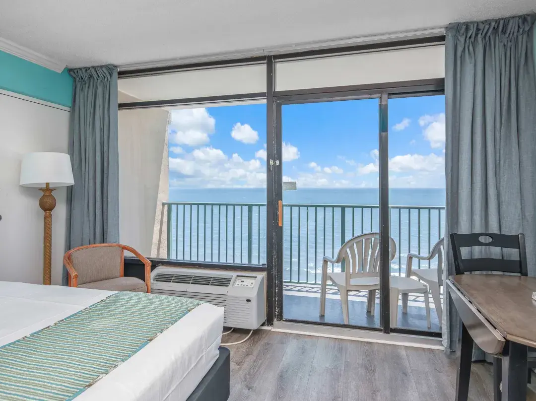 Ocean Views And Resort-style Amenities - Charming Coastal Retreat - Myrtle Beach