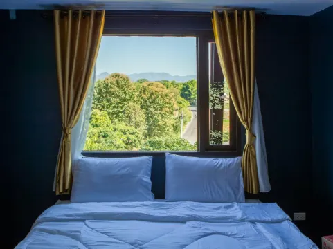 Bed And Butler Hostel - Chiang Mai