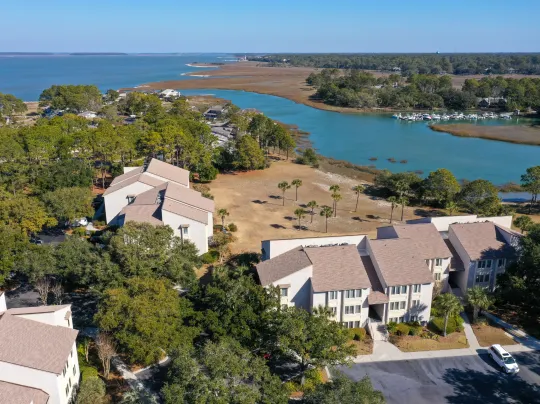 Beachy Retreat With Spacious Living And Outdoor Dining - Charming Haven - Bluffton, SC