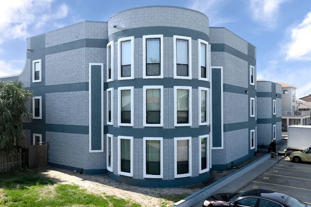 Coastal Retreat With Community Pool And Hot Tub - Stunning Getaway - South Padre Island, TX