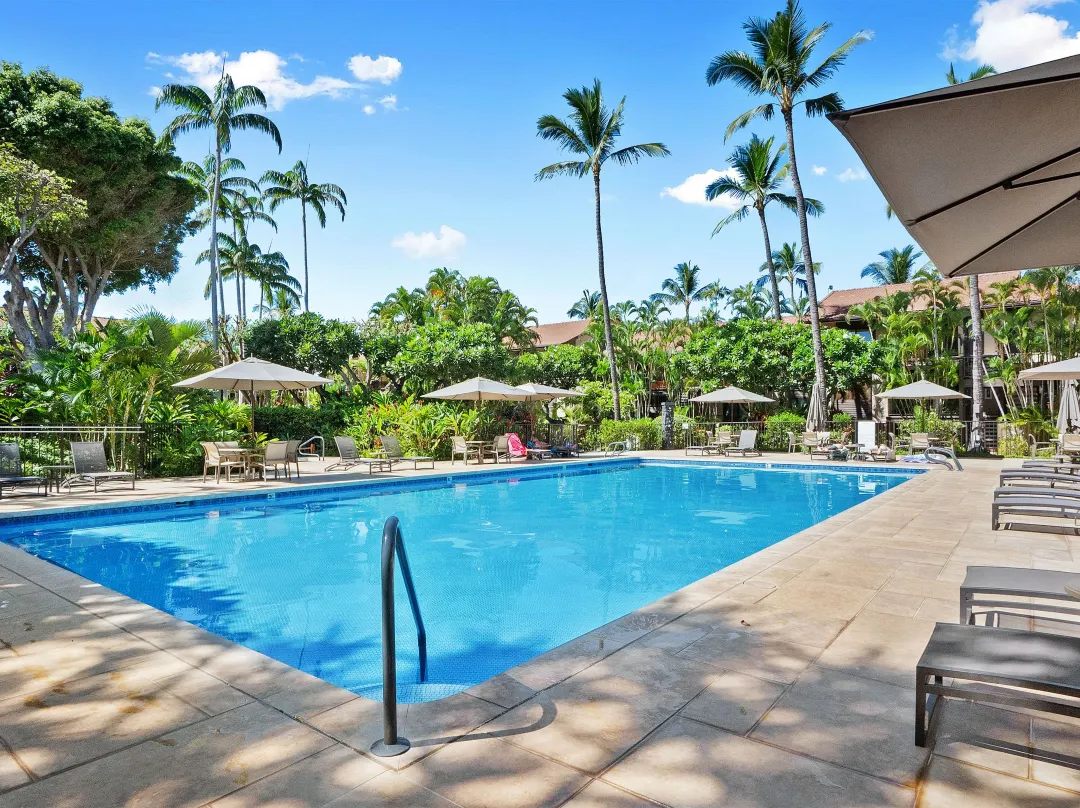 Oceanfront Access And Spectacular Views - Luxurious Island Retreat - Maui, HI