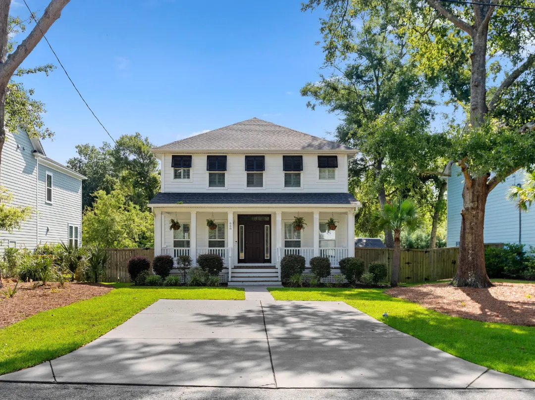 Spacious Indoor And Outdoor Areas With Exclusive Access - Stylish Escape - Mount Pleasant, SC