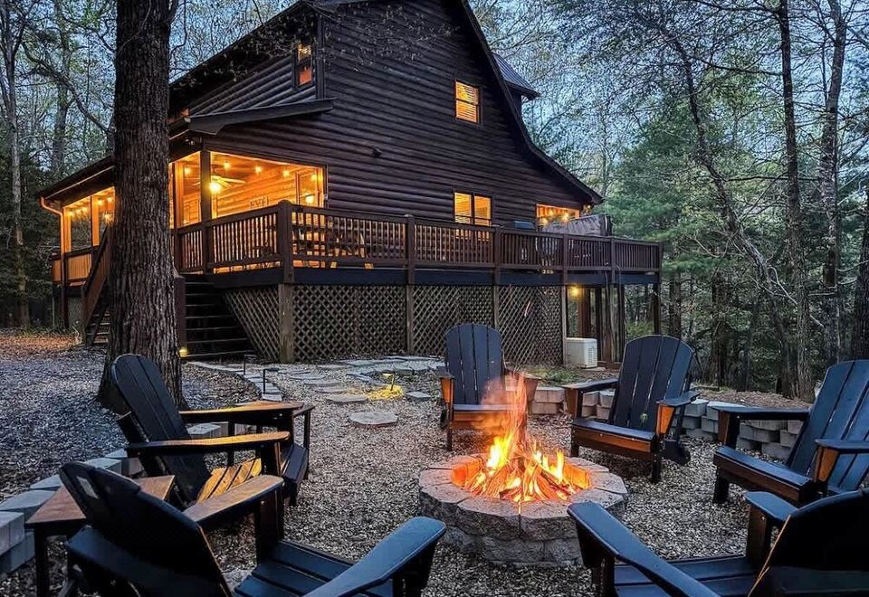 Hot Tub, Game Room, Fire Pit, Putting Green, Fun!, Fannin County - 2025 ...